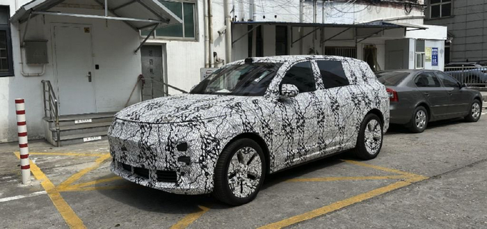 理想L6 外观及内饰曝光，5座中大型SUV