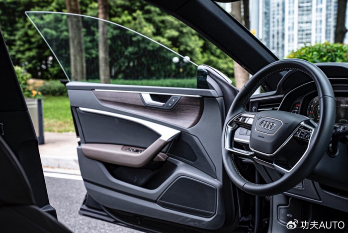 38万解锁最佳“心价比”，奥迪A7L竟然让这位潮人走“心”了