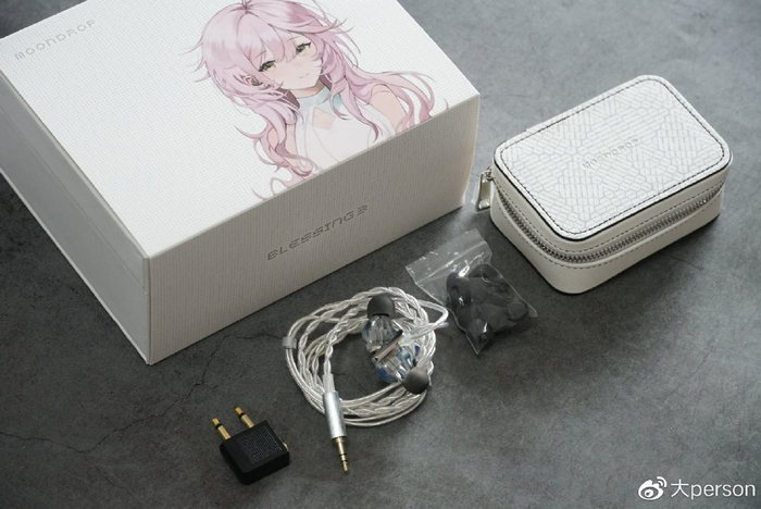 1999.63元的水月雨Blessing 3横向观察|索尼|森海|耳机_新浪新闻