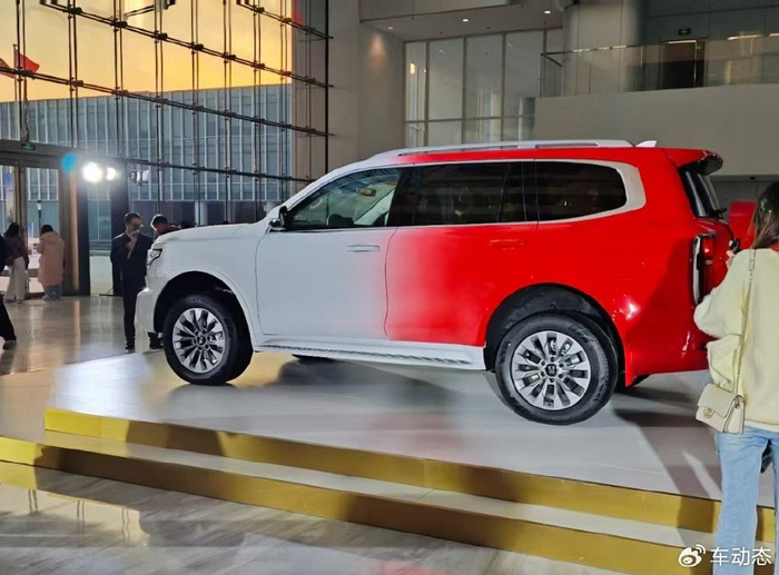 2025第一车坦克500HI4Z，售价36.38万