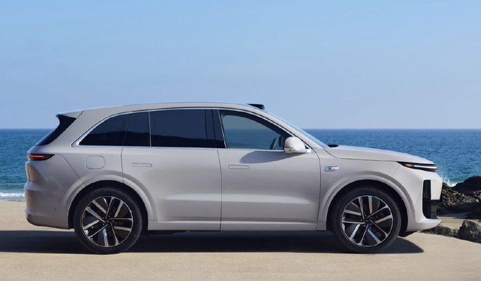 理想L6、问界M5都太贵，他俩的真正对手你猜是谁？|问界M5|增程式|智驾版_新浪新闻