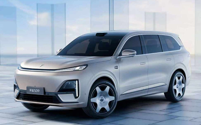 中大型SUV市场变天？理想L9/问界M9竞争对手，深蓝S09实力如何