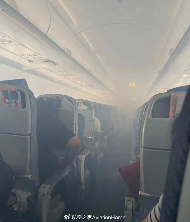 从成都飞新加坡的国航A320neo空中挂出7700，降落后全员安全撤离|国航|樟宜机场|新加坡_新浪新闻