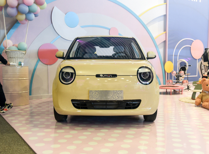 不到十万的纯电家用小车 长安“糯玉米”和宏光MINI EV怎么选？