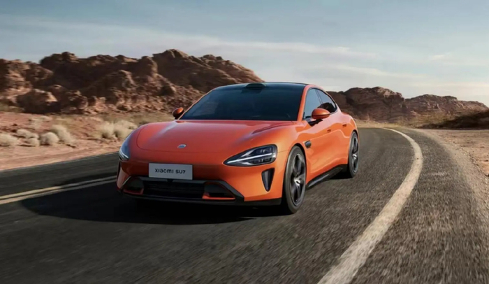 系统出BUG了？70余辆小米SU7集体发生碰撞！官方发声：全赔！