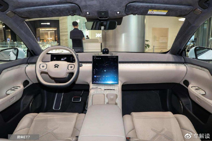 花50万买豪华C级车，宝马5系与蔚来ET7，谁才是你的菜？