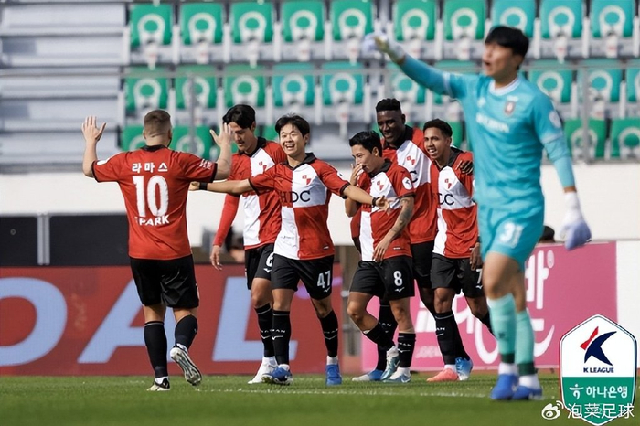 韩足晚报（2024.11.9）—功成！水原FC女足问鼎WK联赛冠军|水原三星|联赛冠军|季后赛_新浪新闻