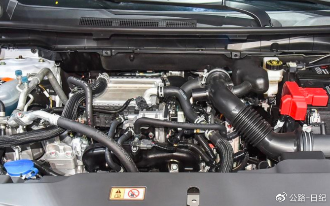 实拍全新三菱欧蓝德，内饰变化巨大，搭1.5T+48V轻混系统