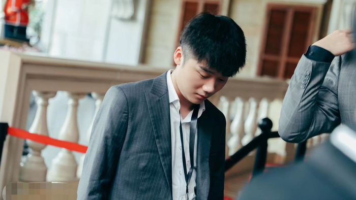 RNGM自ban大腿？一山不容二虎，虔诚被猫神挤下首发