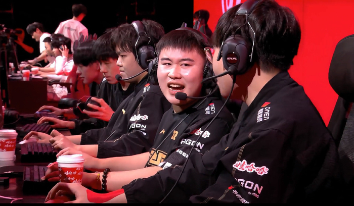 WBG惨败晒哥被清算！Angel虐泉扬眉吐气，RNG教练指出灯皇被放弃