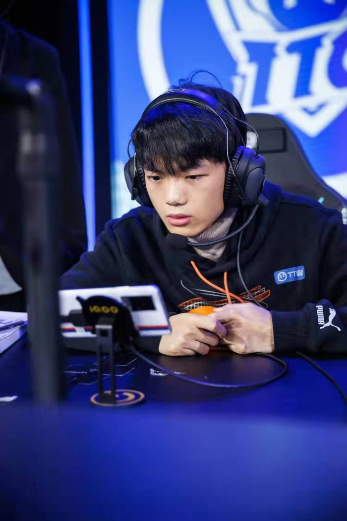 eStar和TTG总决赛海报出炉，SK教练再度对上kear，谁会是冠军教练