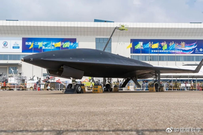 CNN沮丧：055是最好的军舰，却不是美国的，可发射YJ-21专打航母