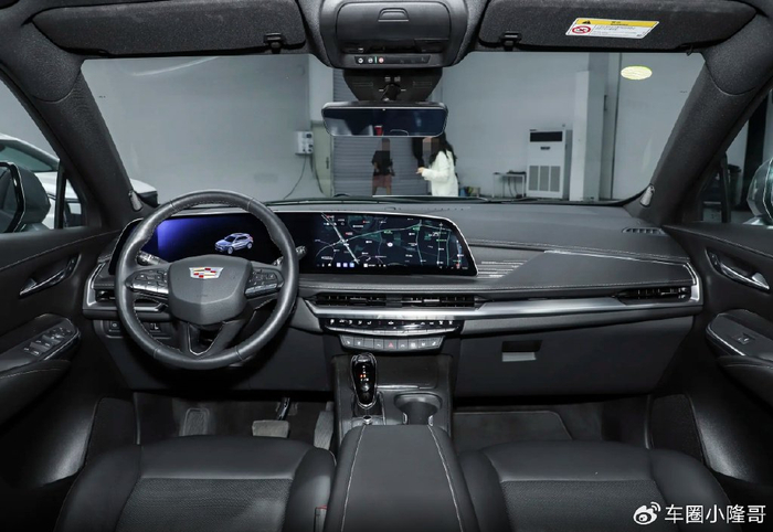 新款凯迪拉克XT4上市，一口价15.99万元起售！最高优惠8.58万