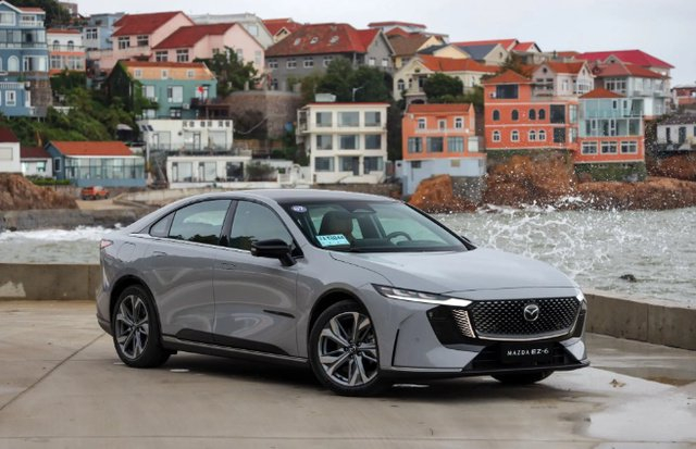 马自达EZ-6：深蓝SL03同平台打造，大空间 高配置，1.5L增程 纯电