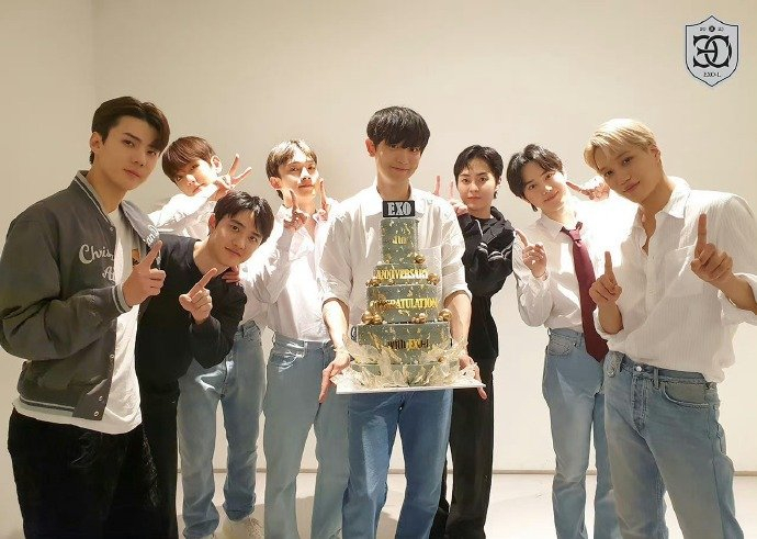 EXO再唱咆哮，边伯贤直言EXO将在4月底拍3个回归MV，预测5月回归