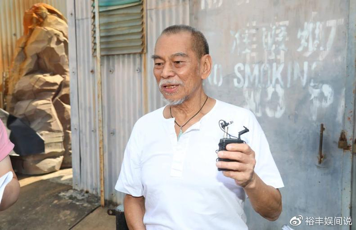 78岁港星陈观泰定居内地，近照仍显冻龄，四婚娶小30岁娇妻陈观泰冻龄劈挂拳新浪新闻