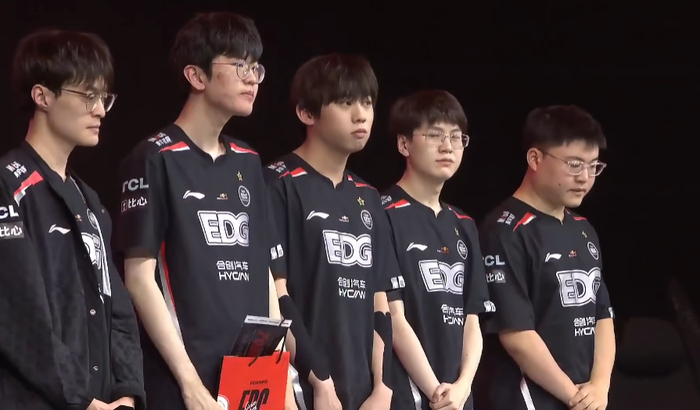 uzi带队战胜FPX！IG让一追二击败JDG，小将天真完爆kanavi