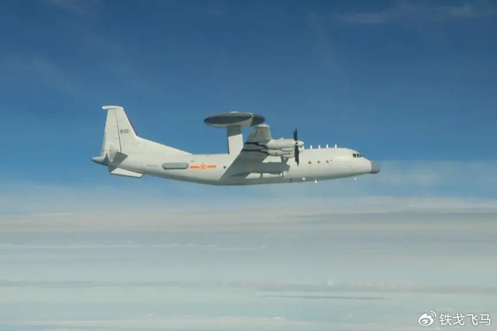 阿联酋：4.4亿买15架L15！歼10C枭龙取代F16