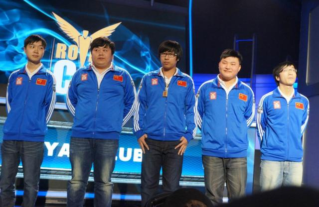 Uzi回忆S3怀念卢本伟，当年配合太好！没打训练赛直接拿世界亚军