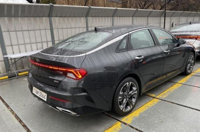 全新的起亚K5，重新定义了高颜值！