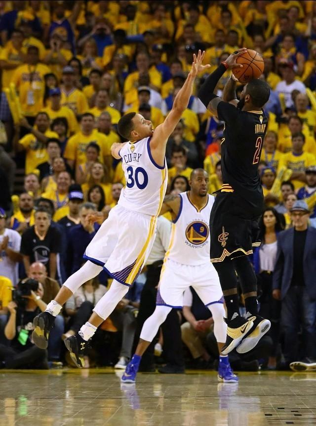 16年骑士夺冠，是欧文三分绝杀勇士重要，还是詹姆斯的封盖更重要