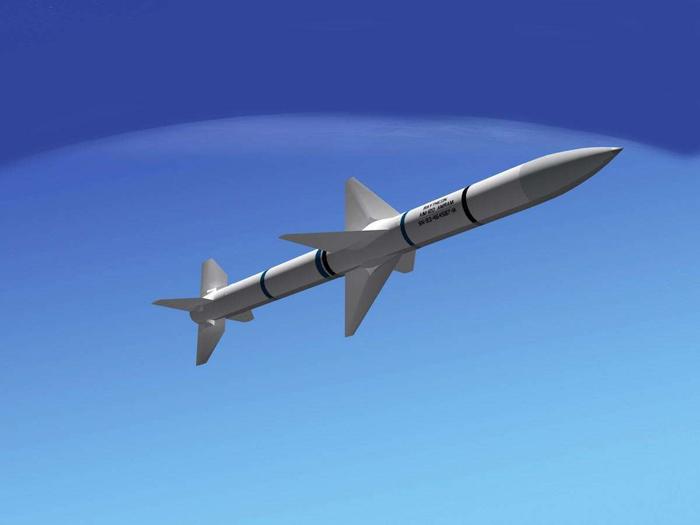 美军AIM-120系列外形没啥变，性能却大幅度提高，价格“美丽”了|导弹|空空导弹|美军_新浪新闻