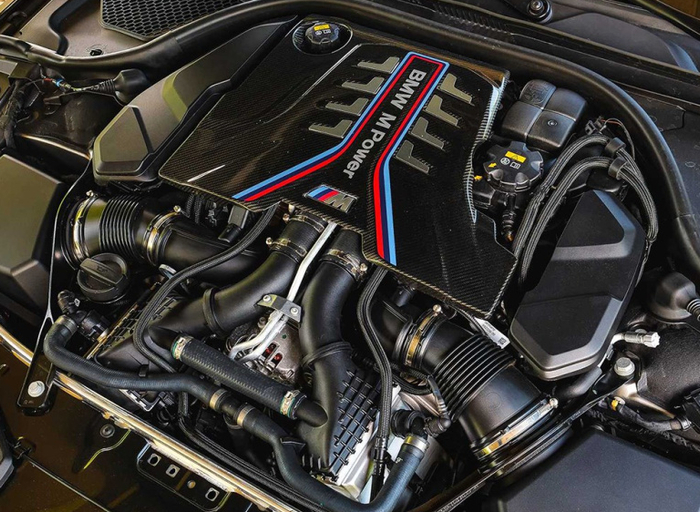 宝马M8四门轿跑车极光版上市 国内限量5台