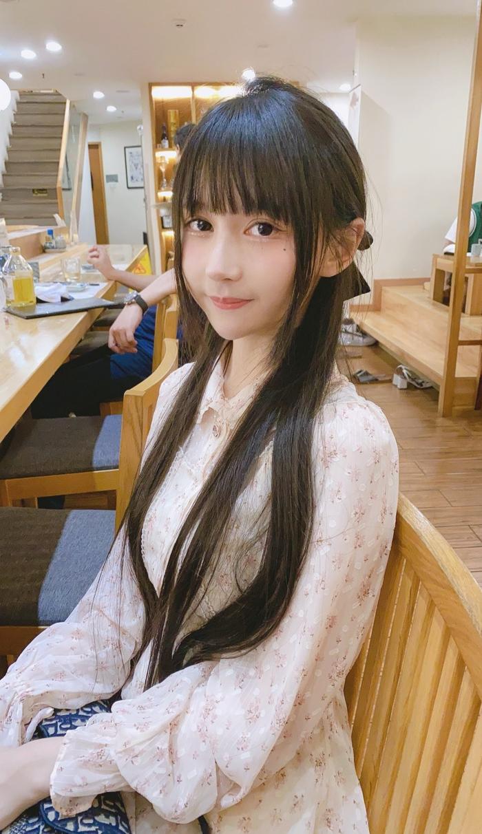 蔡萝莉要走出二次元了当她换下洛丽塔后 宛如漫画中的少女