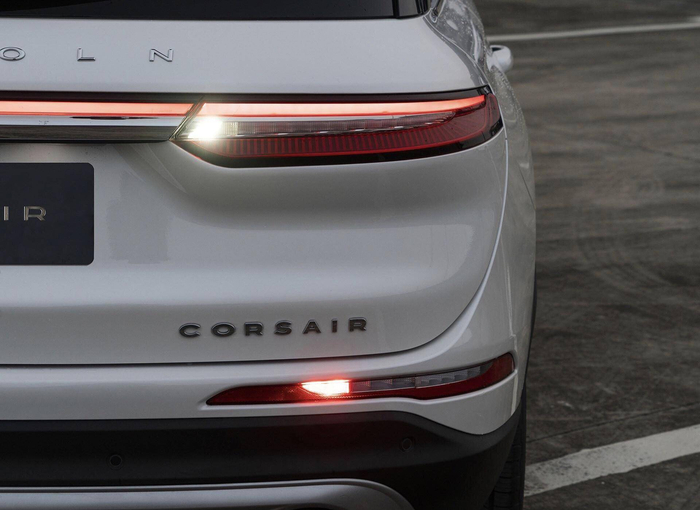 宝马X1再遇硬茬！这SUV标配245马力+8AT，6.8秒破百，才24.68万