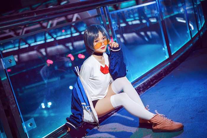 美少女战士水野亚美cos，蓝毛黑choker，奶白过膝袜暴露绝对领域