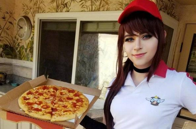 女装大佬Sneaky最新Cos照出炉，C9回应：哥们，你太性感了！