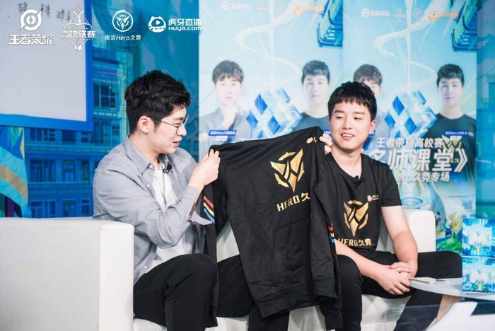 王者荣耀：Hero训练赛王者虐eStar和AG，就差一手TS的心态？