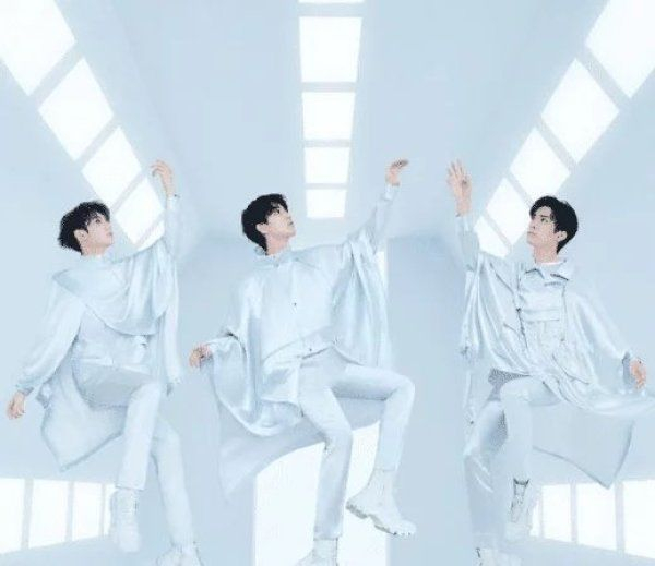 TFBOYS七周年风波不断, 三家粉丝互撕成常态, 三人该如何相处?