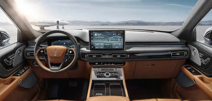 红旗HS7、凯迪拉克XT6和林肯飞行家，哪一款更适合商务接待？