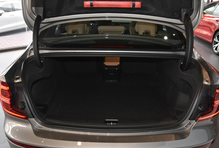 全新沃尔沃S60：2.0T+8AT，落地25万，比A4还帅气