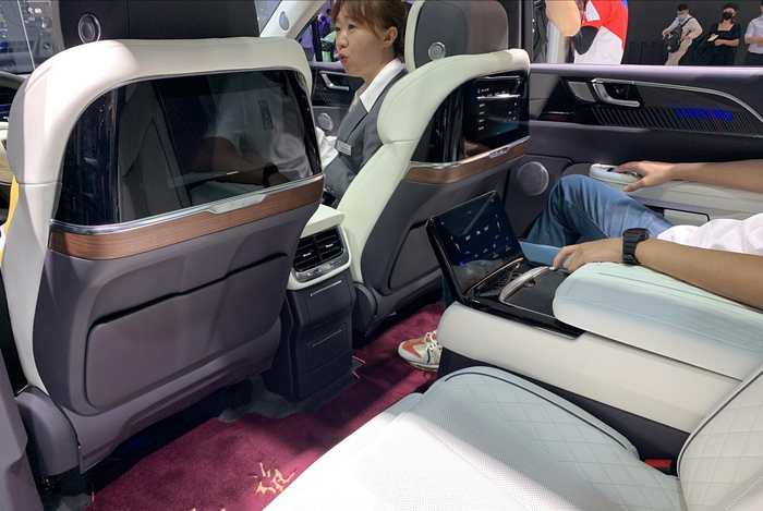 预售55万—75万元，红旗E-HS9开启预售，新车有何亮点？