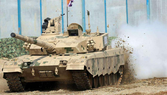 巴铁高调秀VT-4坦克，综合性能超过T-90MS，网友：钱真没白花