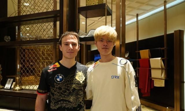DRX赛前请神!与LPL野王互赠队服!Deft相约Perkz