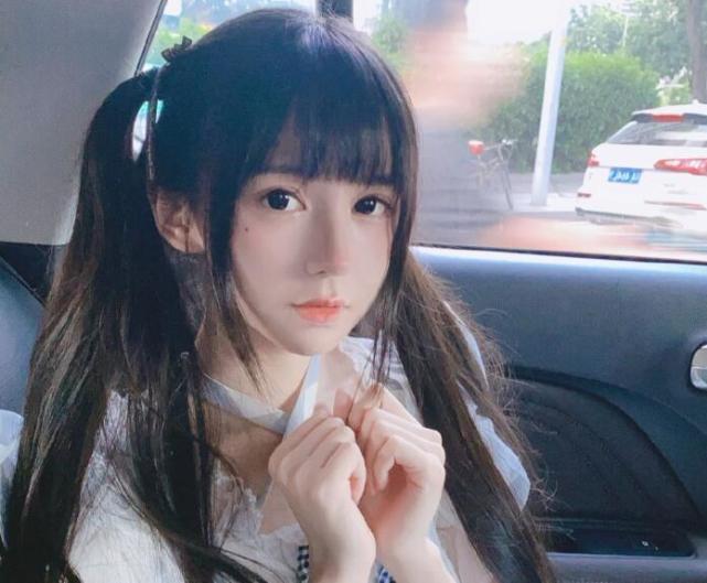 蔡萝莉真实颜值曝光,真人长得像巫婆,鼻子真的整坏了