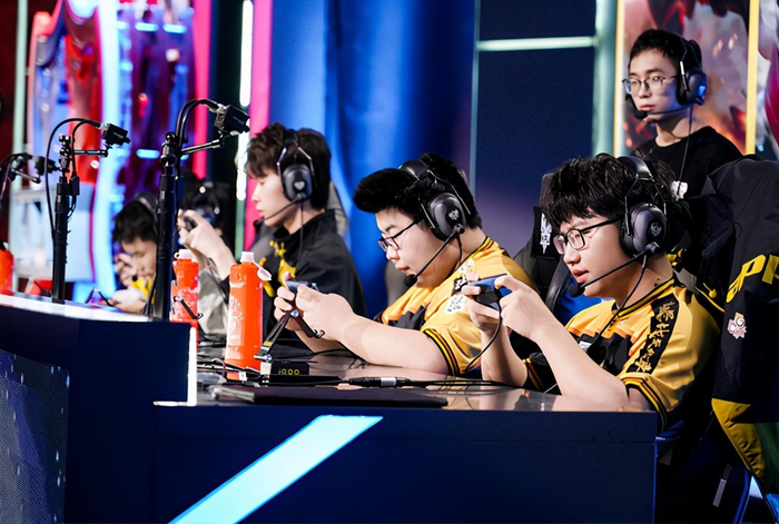 KPL御三家内战，AG轻取QG小局12连胜，梦泪上场指日可待