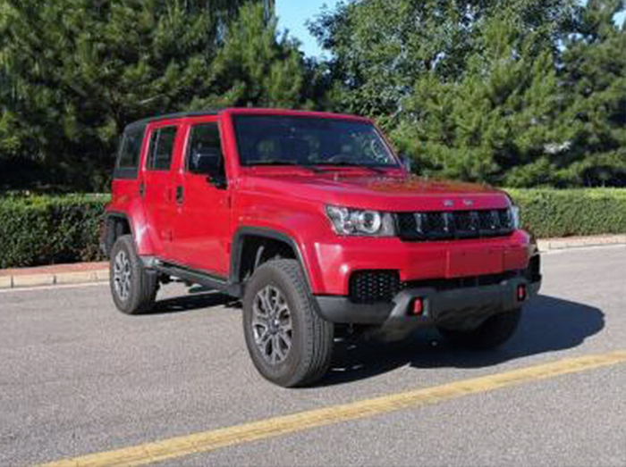 北汽版的牧马人，新款BJ40实车曝光，才15万，买H9后悔了