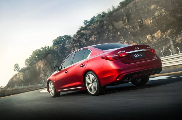 英菲尼迪Q50L：我都跌到20万了，为什么你们还买凯美瑞