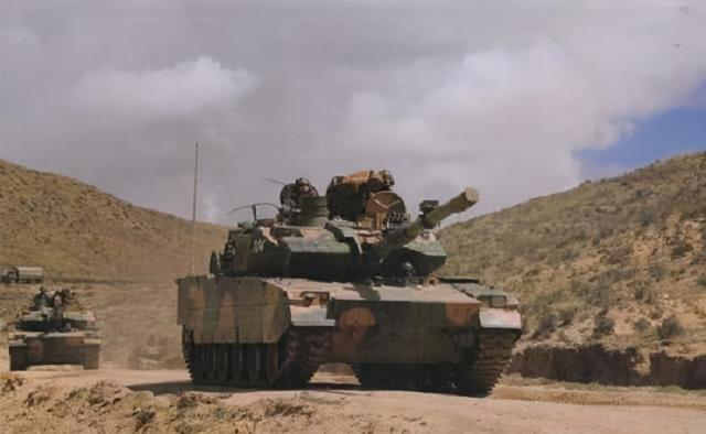 15轻型坦克展现猎歼作战能力 T90S还是空白 或被前者压制