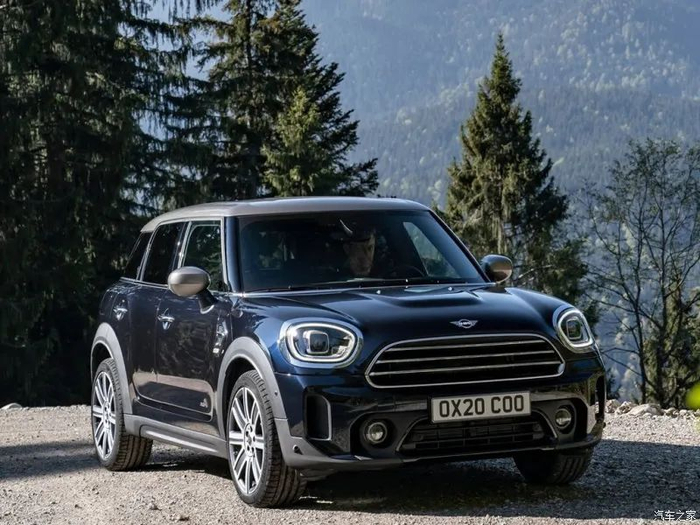 305马力+8AT+四驱，这台贼帅的SUV，姑娘见了都说好！