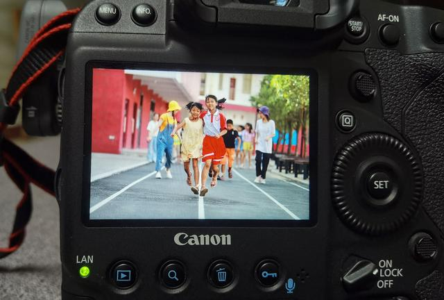 佳能1DX2无线传输详解，这比佳能R5索尼A7S3，算硬伤