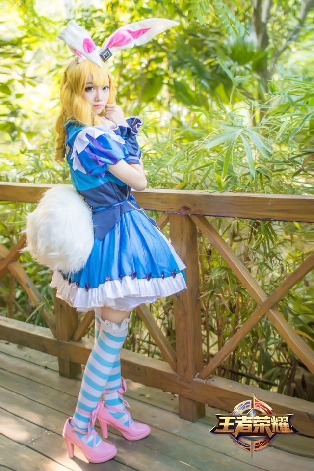 王者荣耀 妲己爱丽丝梦游仙境cosplay