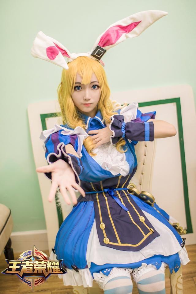 王者荣耀 妲己爱丽丝梦游仙境cosplay