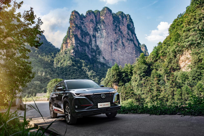 豪横！引车市复苏长安CS75PLUS加冕SUV年度单品销冠