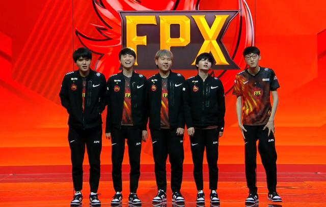 零封SN后Doinb笑的嘴都裂了！解说笑笑捂脸哀嚎，他真不想FPX赢