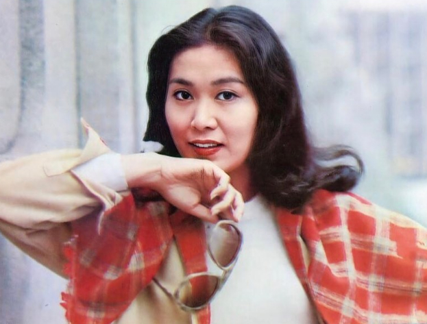 前TVB四大花旦李司棋晒43年前青春旧照 获不少网友大赞漂亮